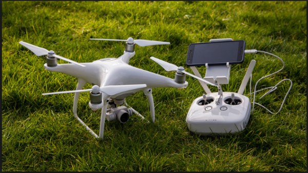 Drone Là Gì? Điểm khác nhau giữa Drone, UAV và Flycam